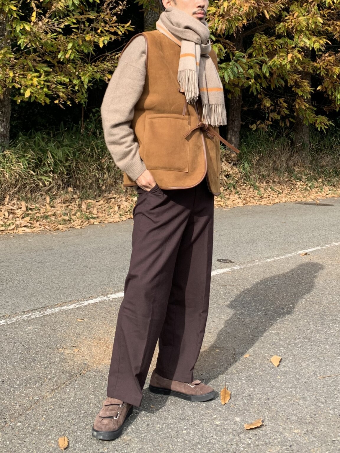 ブラウンのワントーンコーデ13選｜初心者でも垢抜けるメンズ着こなし術 - K2J