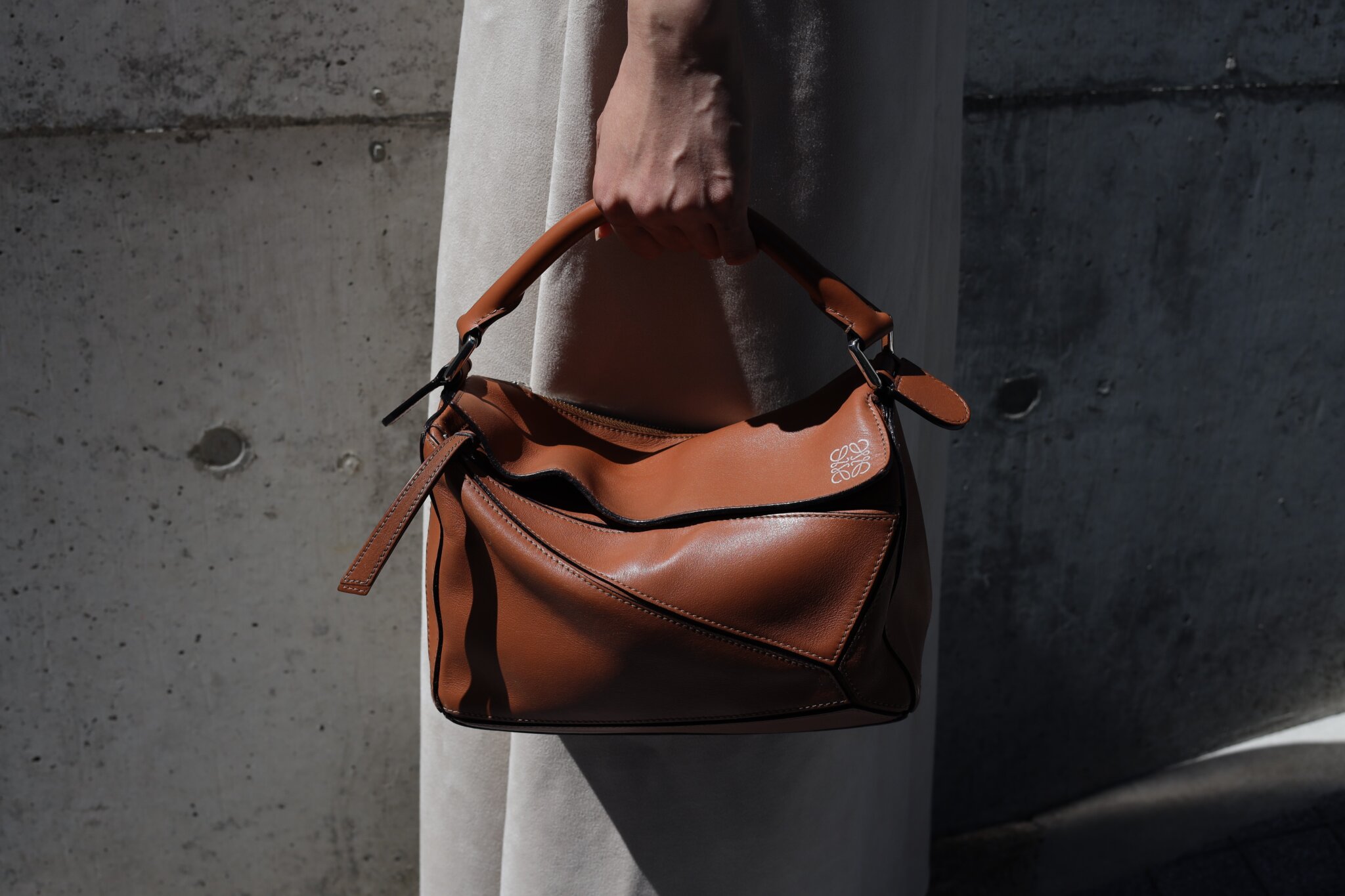 ロエベのパズルバッグは使いにくい？買うと後悔するのかを正直レビュー - K2J